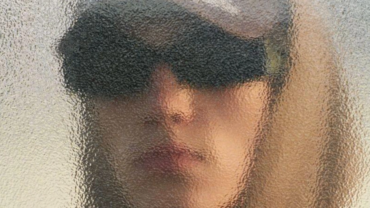 Self Portraits (@vhang) / Cosmos