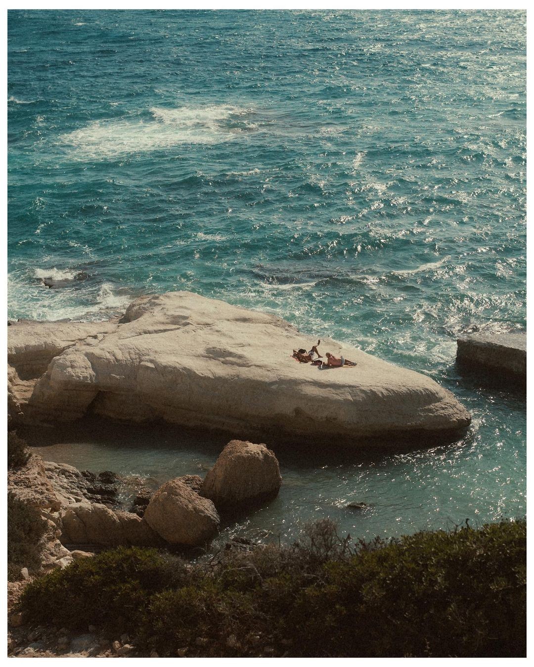 Moons - Curated Luxury Honeymoons