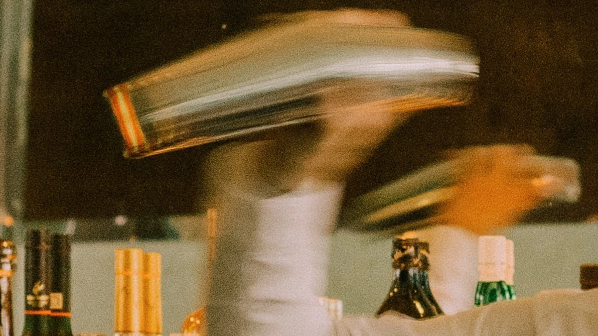 Bartender scene (@jacobsmock) / Cosmos