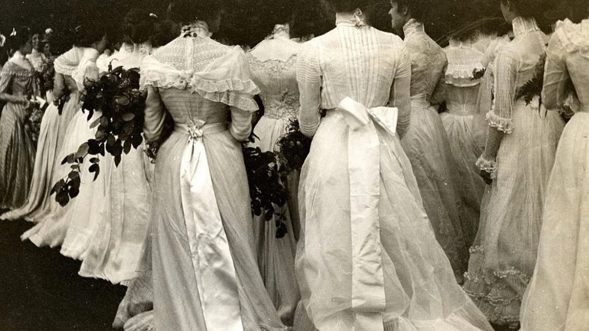 victorian baddies (@tatertat) / Cosmos