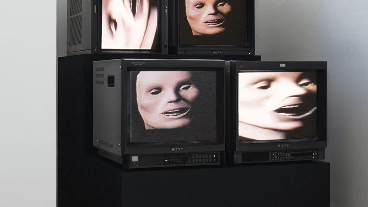 Alice in Wonderland / THE CULT OF ALICE FW26 (@roonielulu) / Cosmos