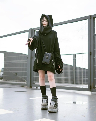 Mari Hashizume (@cloud.miri) / Cosmos