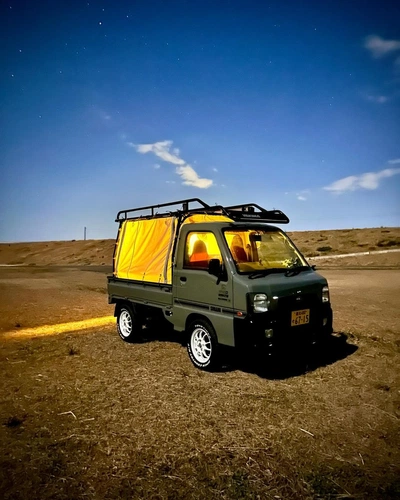 Camper Trucks (@adrianemagadia) / Cosmos