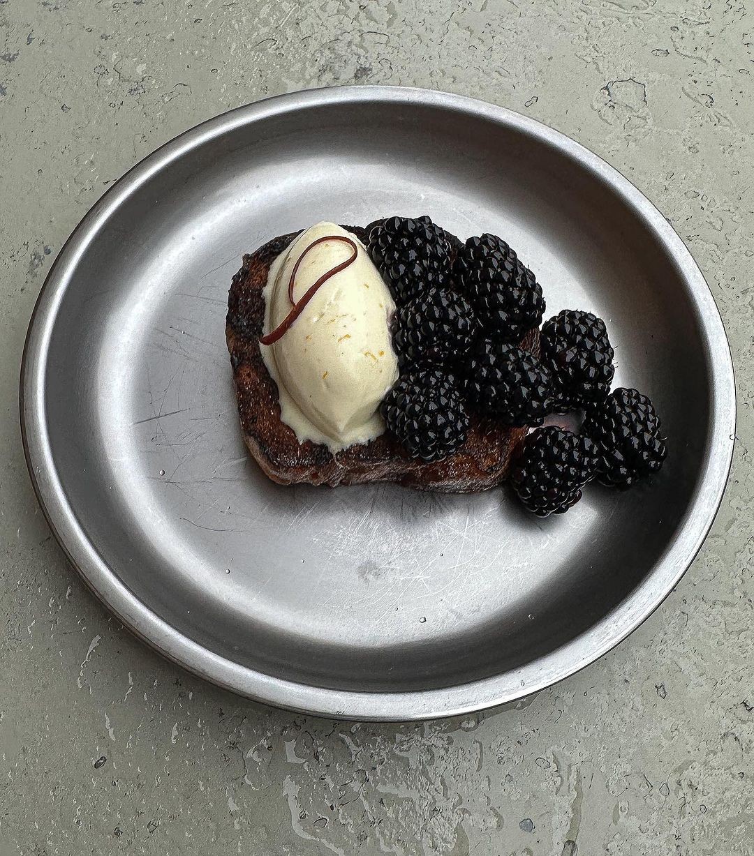 pretty plating (@rrstudio.design) / Cosmos